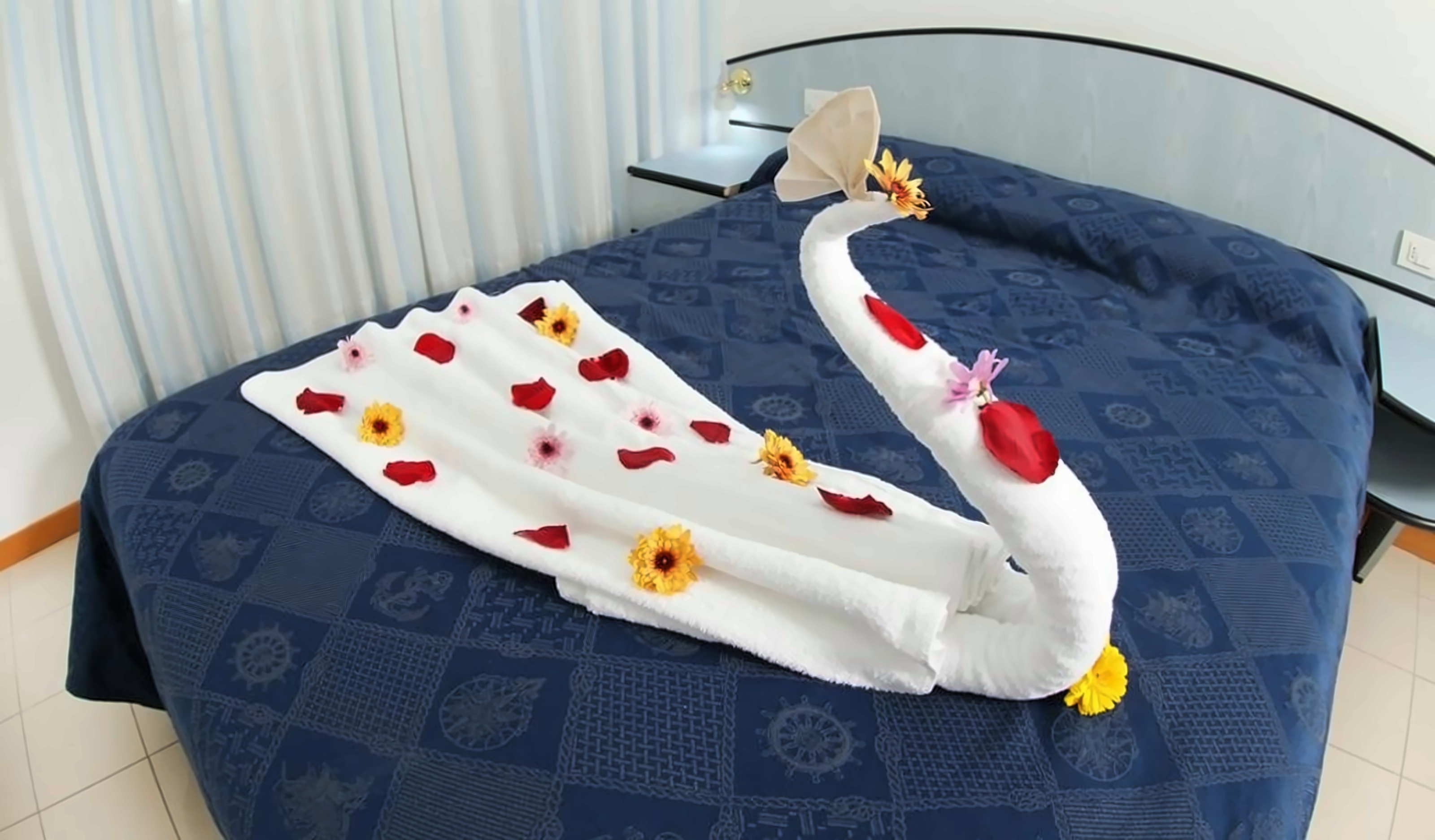 Hotel Remin Plaza Marina Centro Италия photo, price for the vacation ...