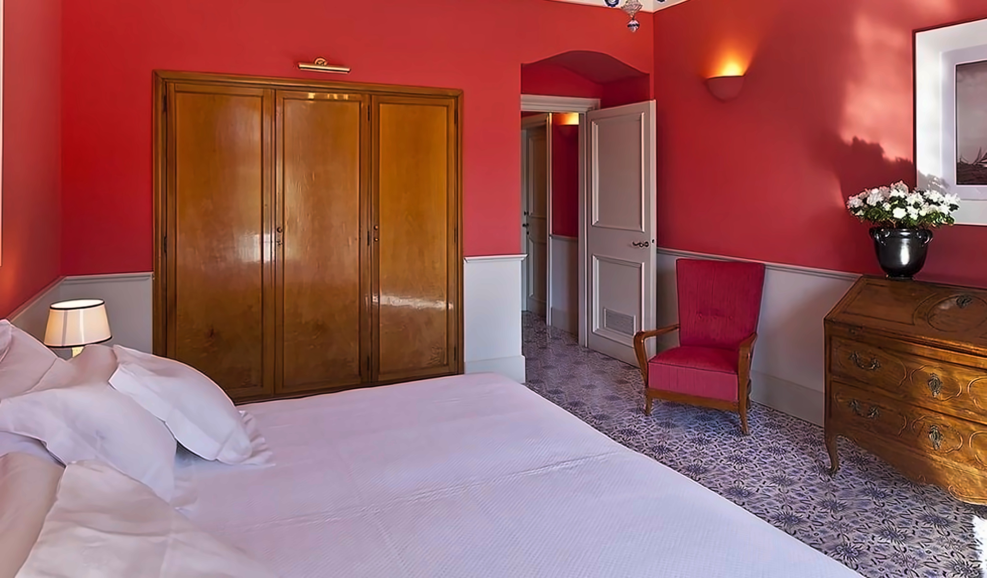 Albergo Della Regina Isabella Лакко Амено Италия photo, price for the ...