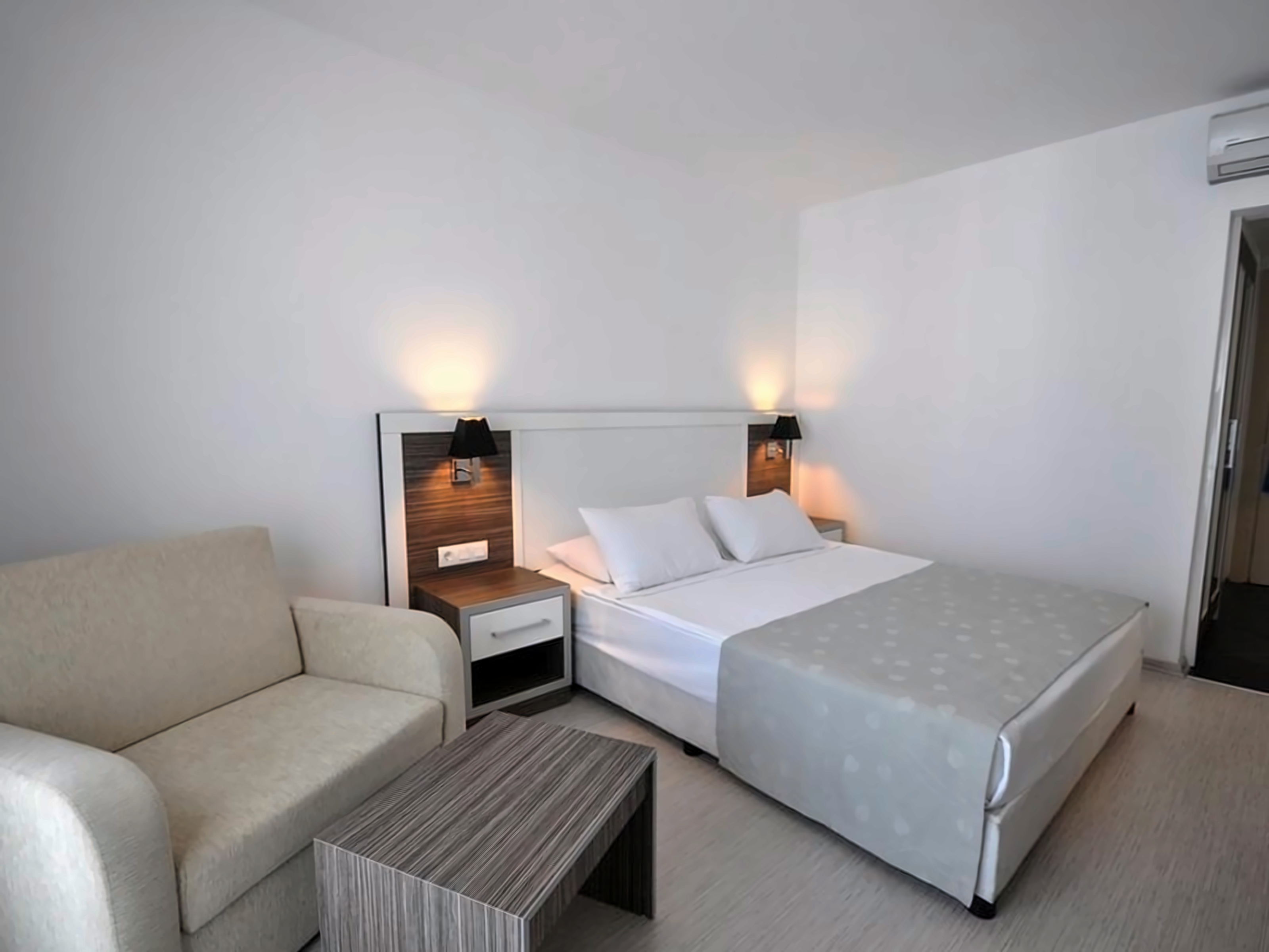 Club Shark Hotel Bodrum Turkiye photo, price for the vacation from Join UP!